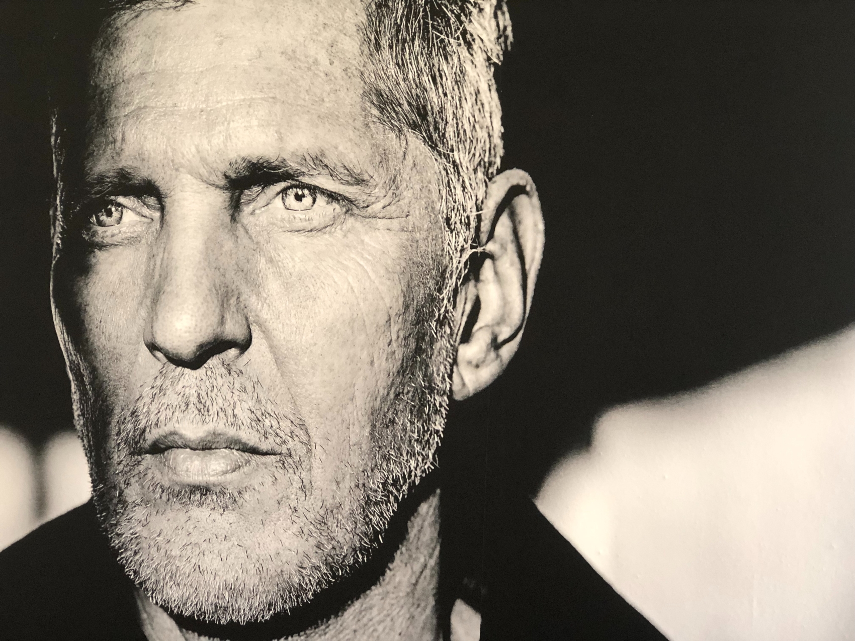 Overzichtstentoonstelling Erwin Olaf in het Stedelijk | City Guide