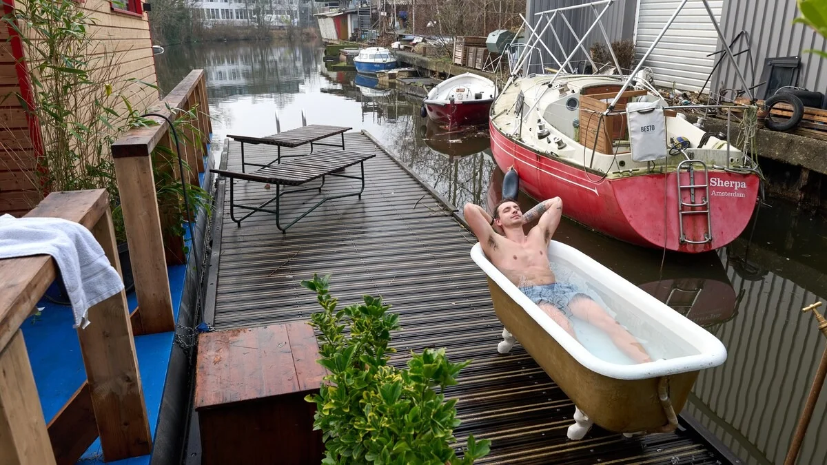 Badhus: social sauna and cold bath in North | City Guide