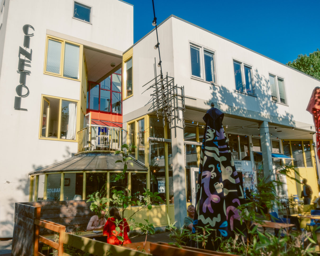 Cinetol Amsterdam – muziekpodium en creatieve broedplaats