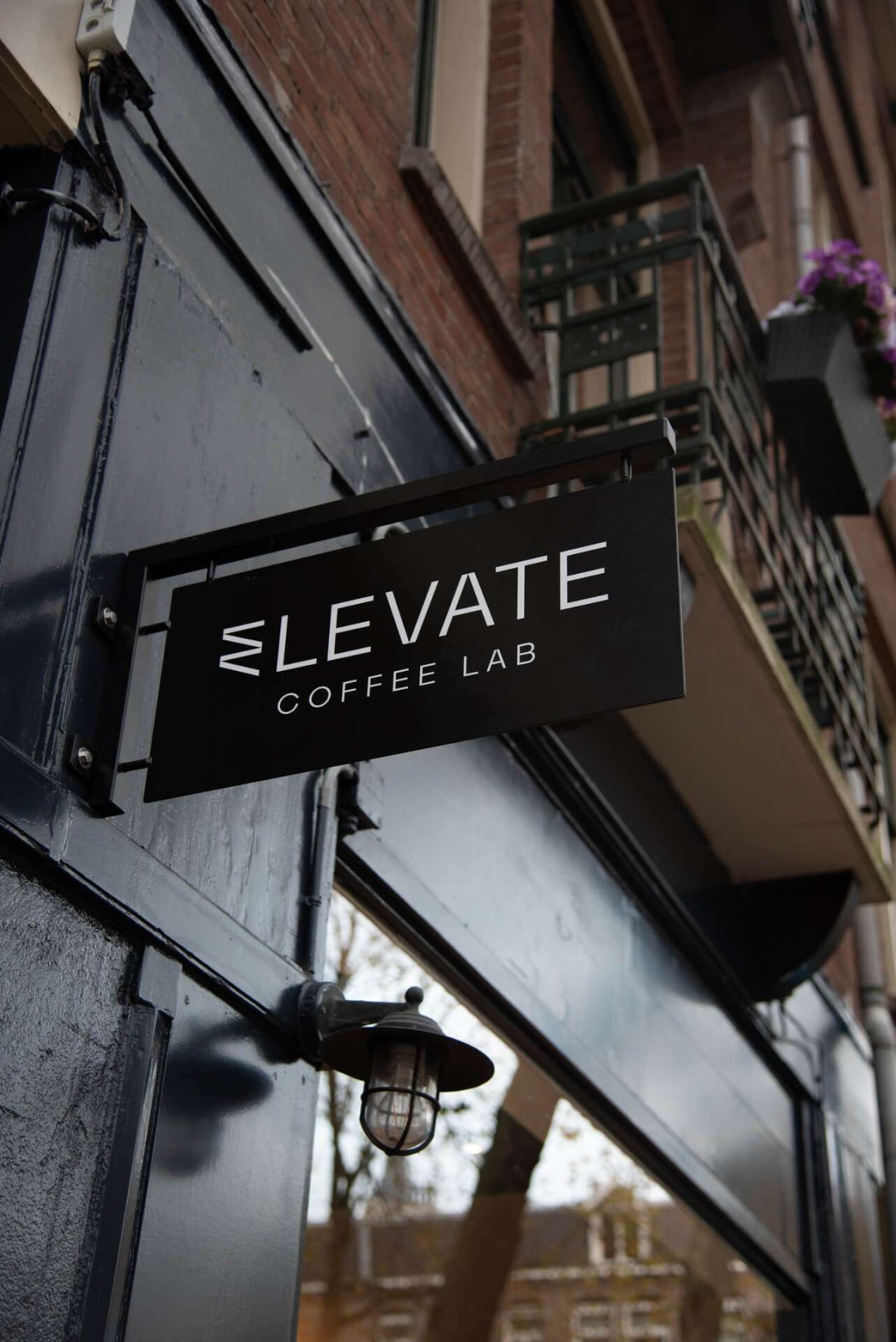 Elevate Coffee Lab - Coffee bar in De Pijp.