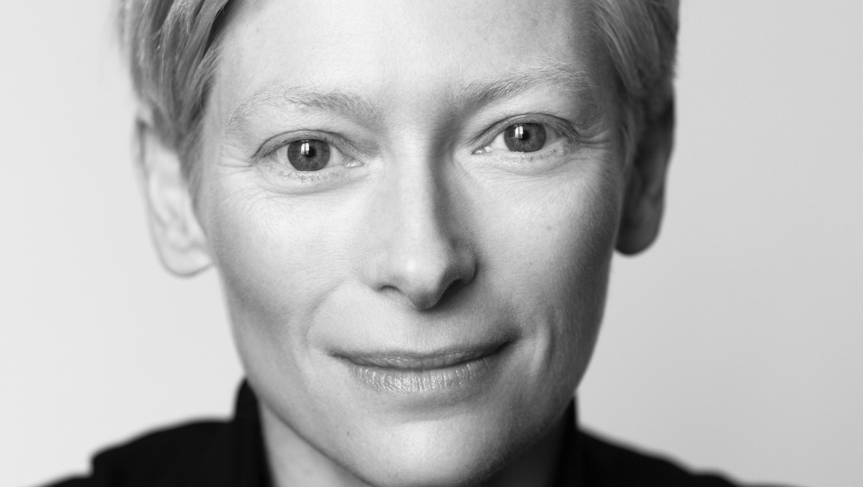 Tilda Swinton schittert in EYE met eigenzinnige expositie